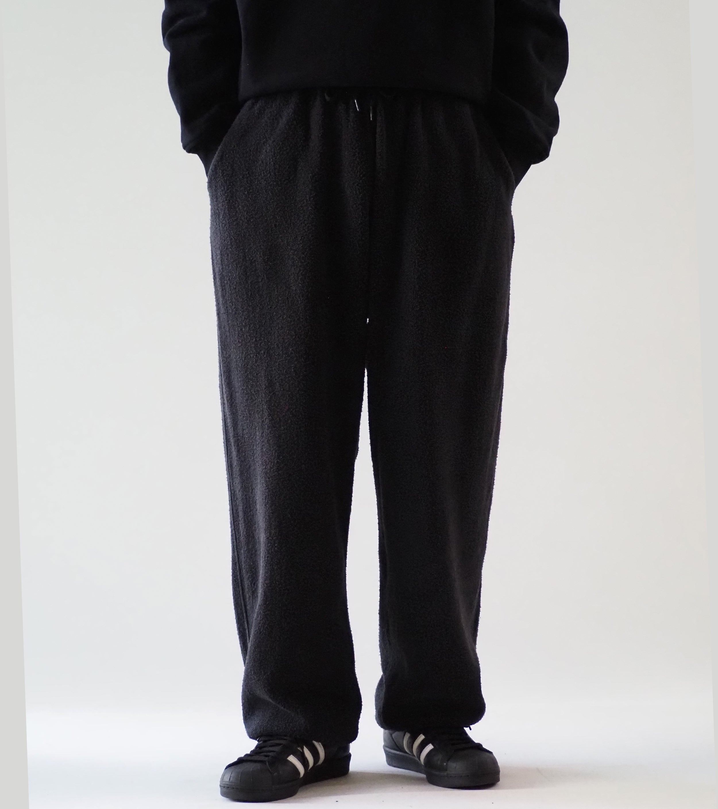 COMOLI フリース ドローストリング パンツ , Fade Black – Navyblue